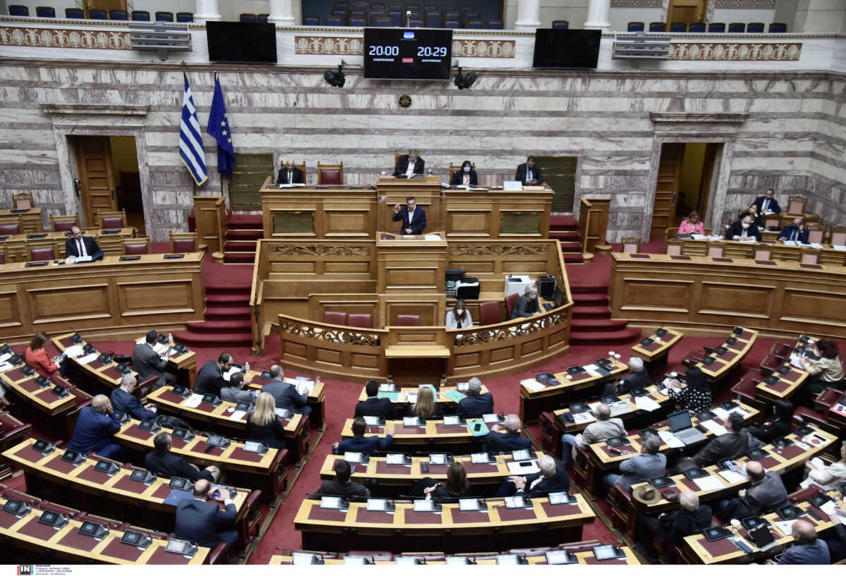 Τέμπη: Τη Δευτέρα η Επιτροπή Θεσμών και Διαφάνειας με Καραμανλή ...